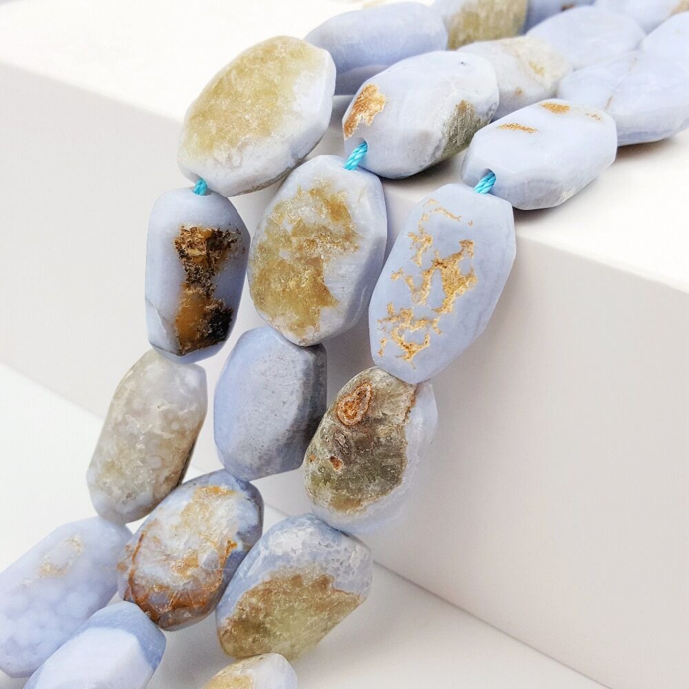 Healing Blue Lace Agate Crystal and Stone; Properties, Meaning and Jewelry